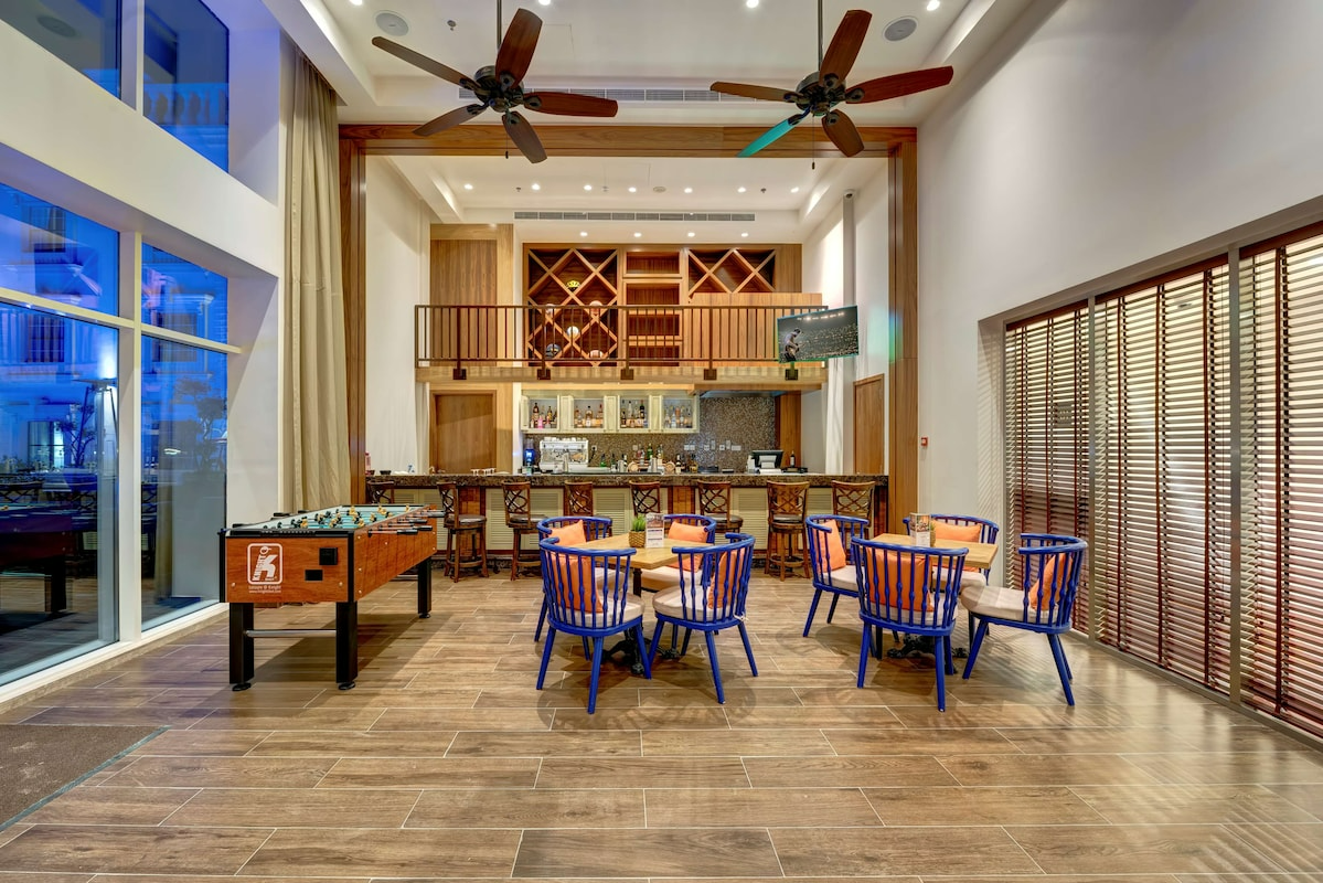 Pool Radisson Blu | Event Room Booking | Ajman