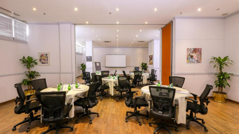 venuewise.com - Neom Meeting Room at Crowne Plaza Riyadh Palace